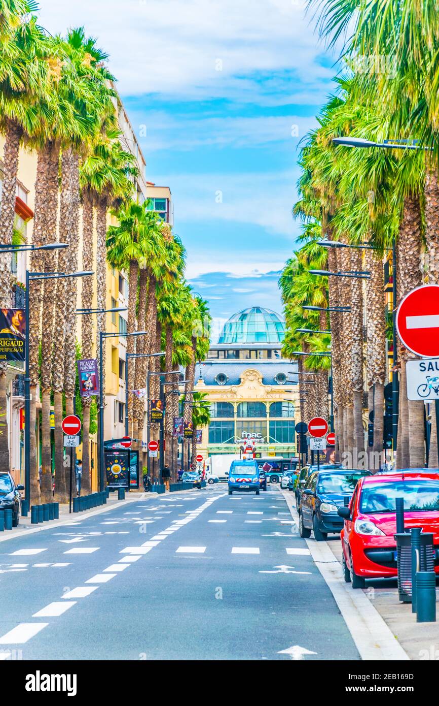 Square in old town perpignan hi-res stock photography and images - Alamy
