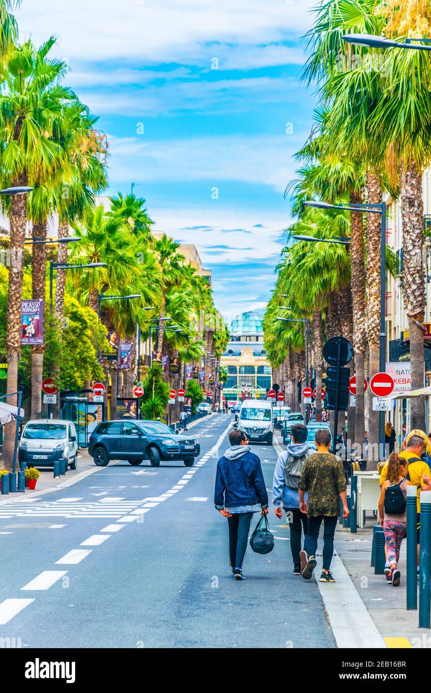 Square in old town perpignan hi-res stock photography and images - Alamy