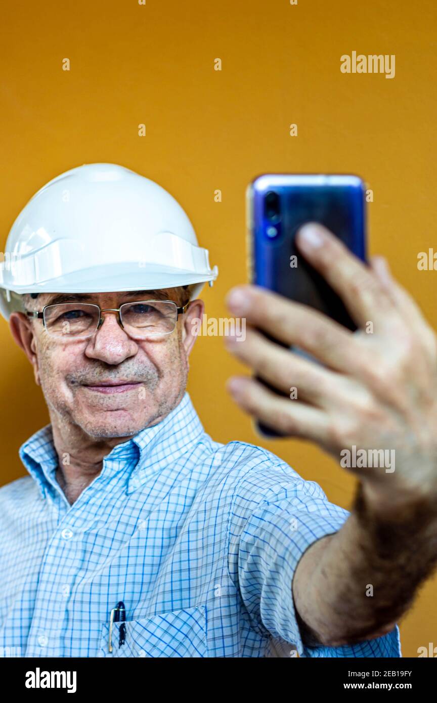 Construction selfie hi-res stock photography and images - Alamy