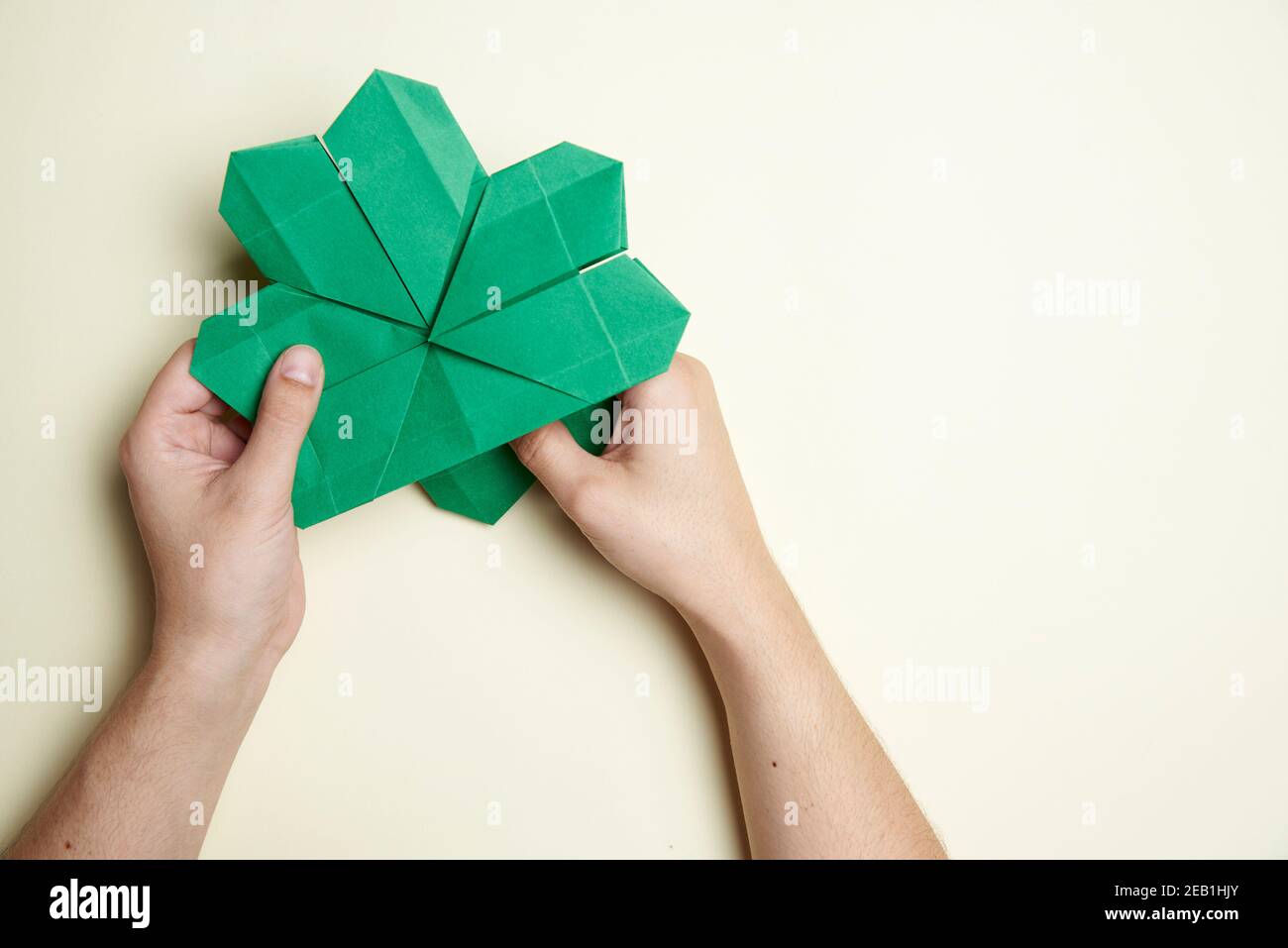 Origami 4 Leaf Clover How To Fold Origami Origami On