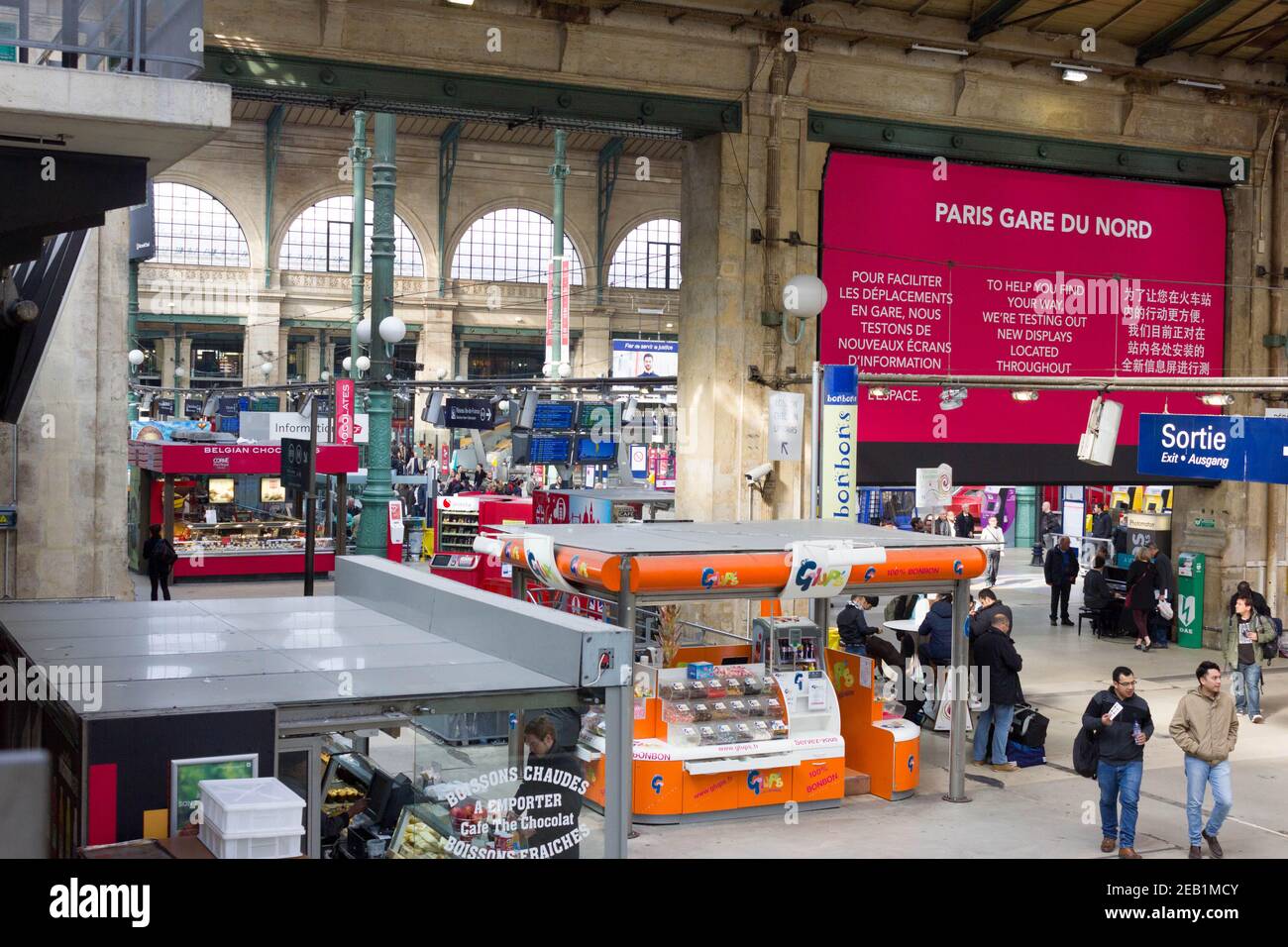 Shops in gare du nord Paris station, France Stock Photo - Alamy