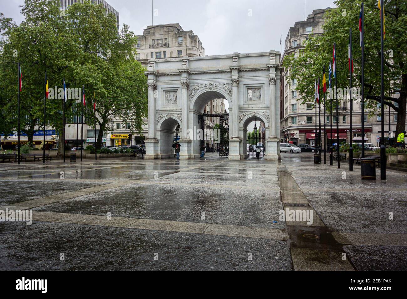 Marble Arch in the rain, in the city of London, UK Stock Photo - Alamy