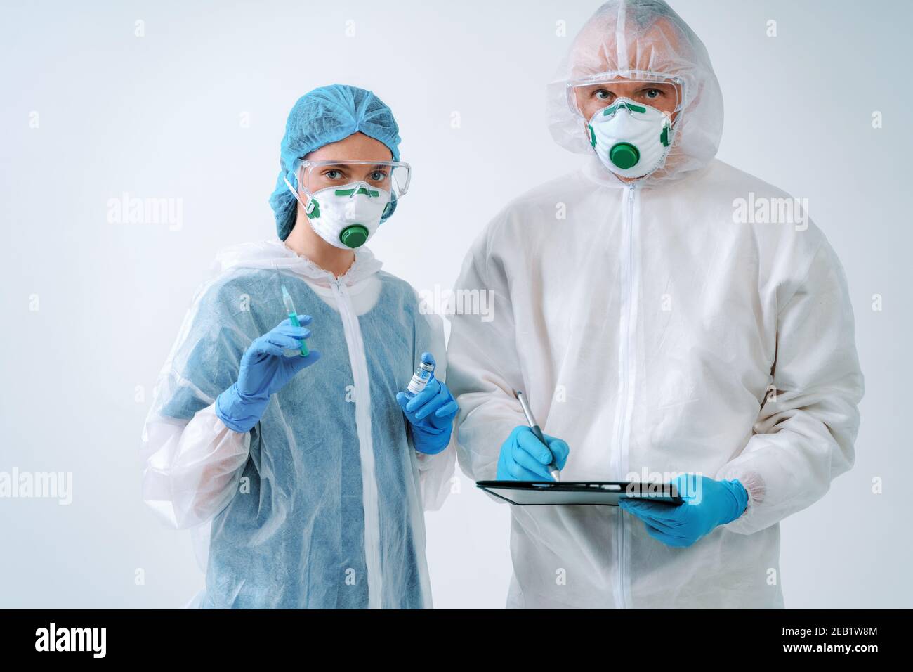 Doctor hazmat suits hospital hi-res stock photography and images - Alamy