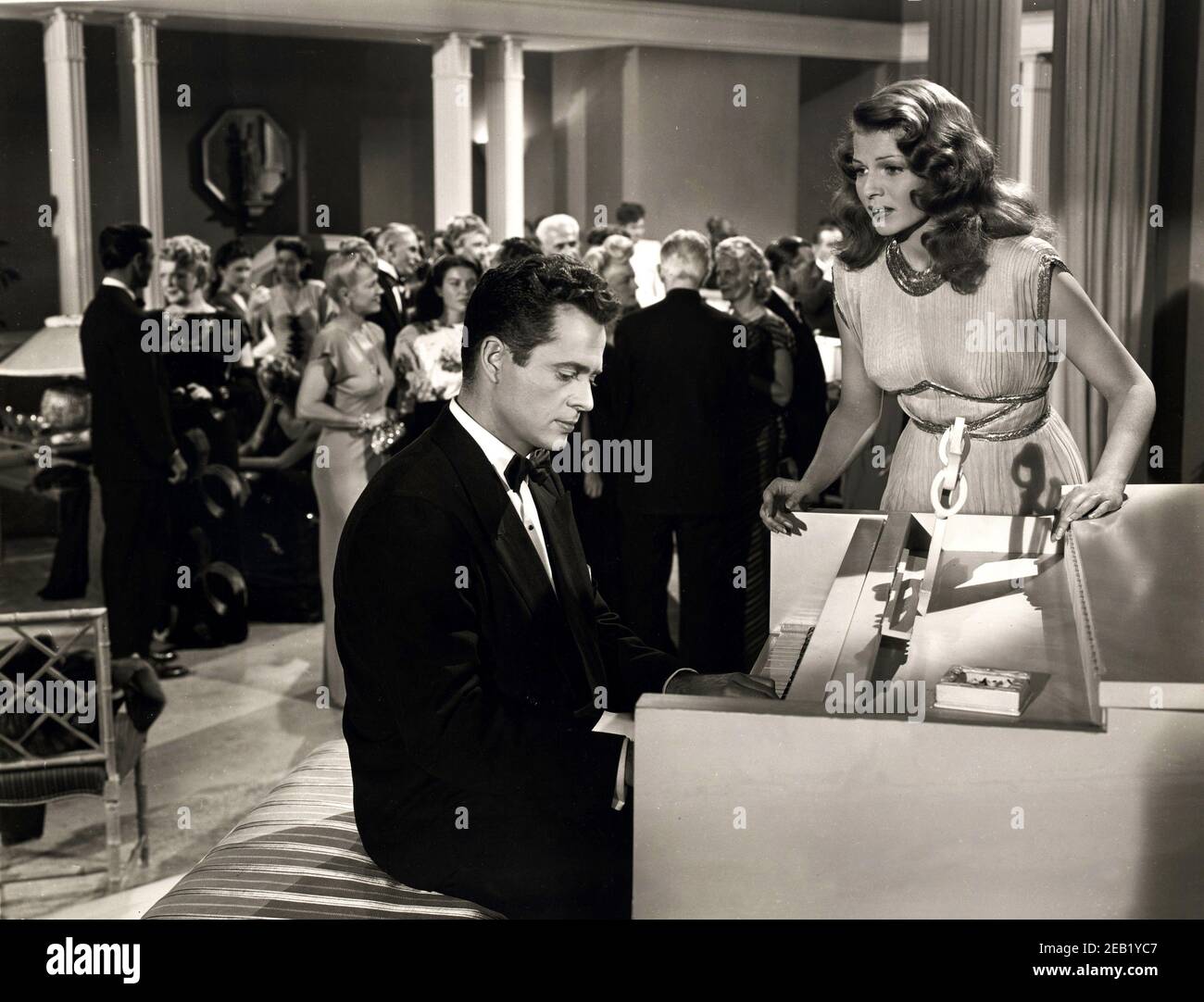 1947 , USA : The movie actress RITA HAYWORTH ( 1918 - 1987 ) with LARRY ...