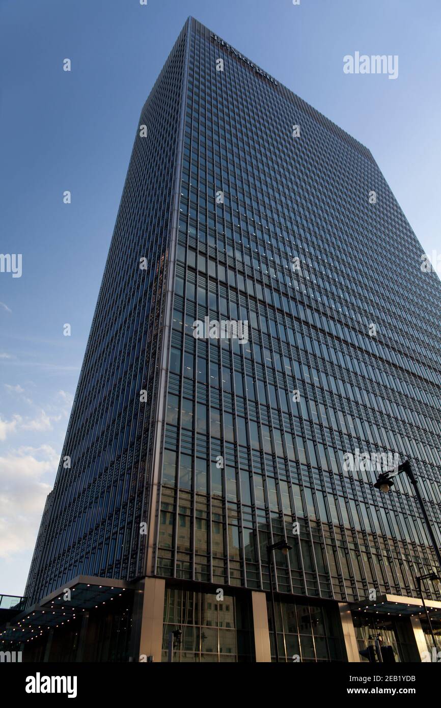 Docklands district shopping mall hi-res stock photography and images ...