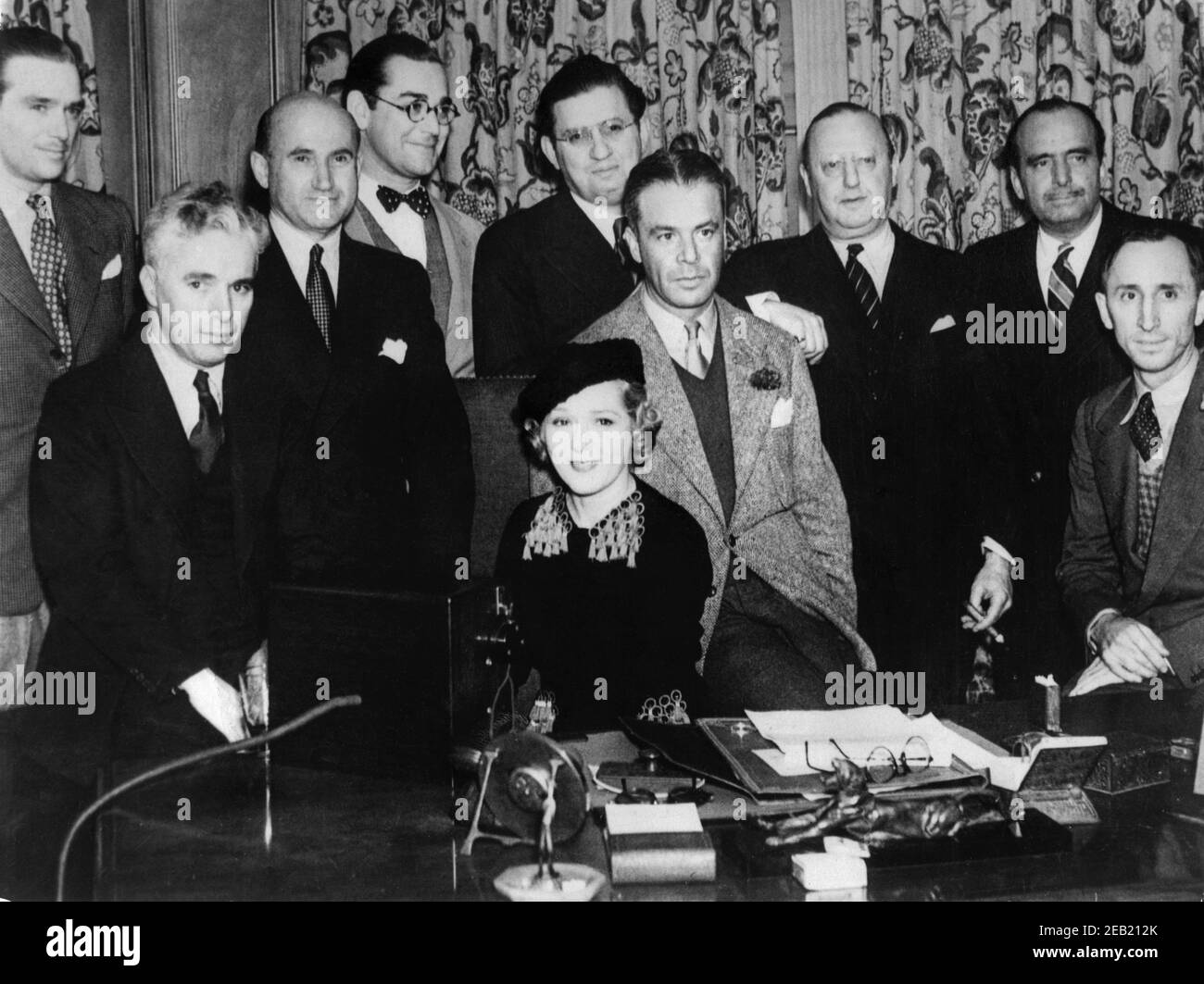 Mary pickford and douglas fairbanks jr hi-res stock photography and ...