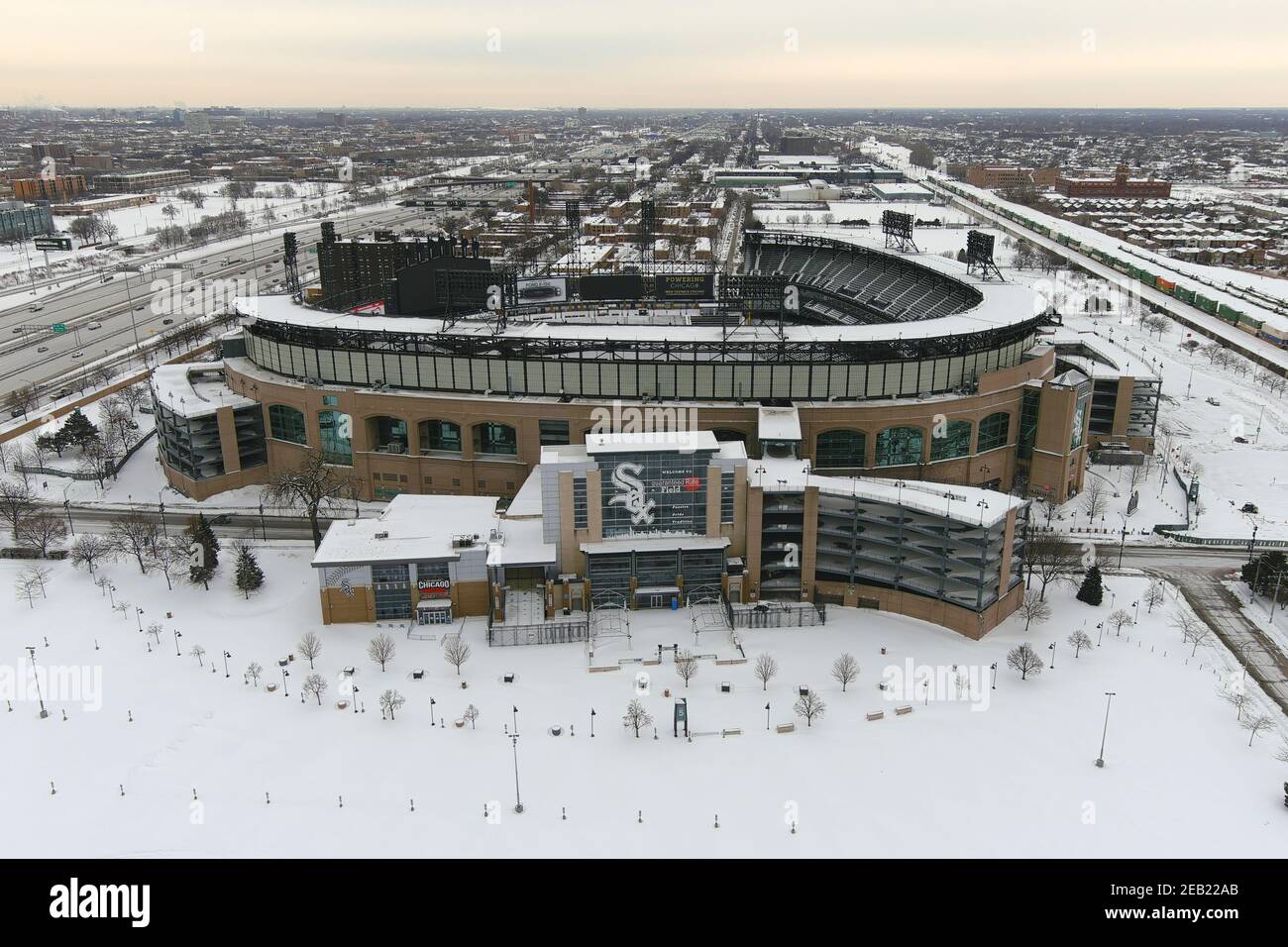 Cellular field chicago stadium hi-res stock photography and images - Alamy