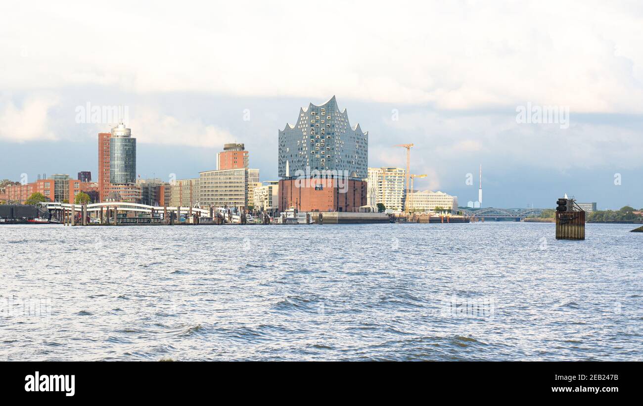 Elbphilharmonie opera house hi-res stock photography and images - Alamy