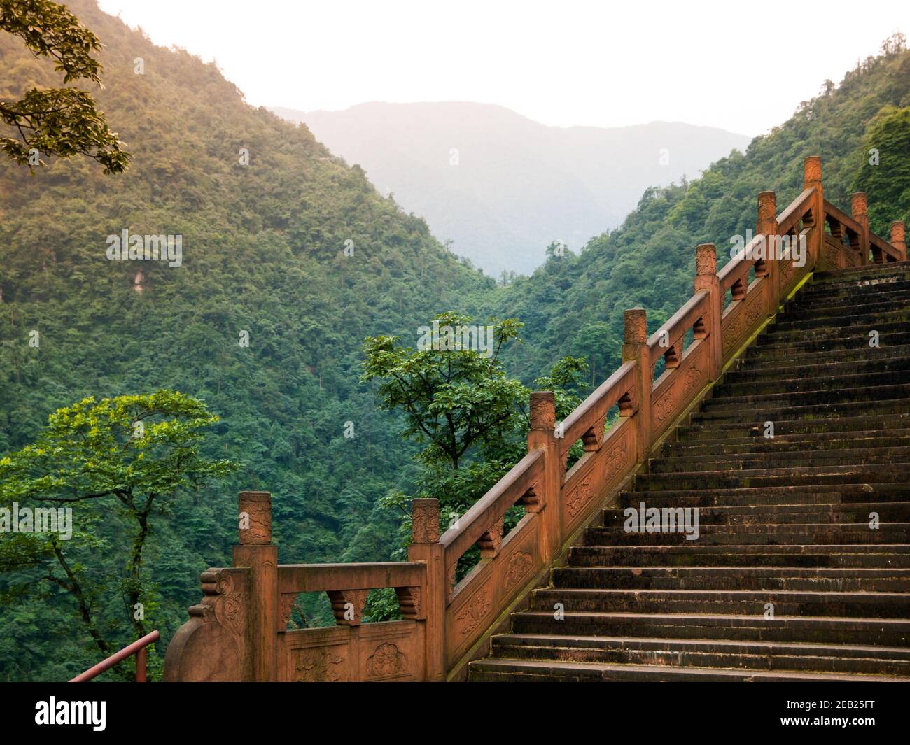Emei shan temple mount emei hi-res stock photography and images - Alamy