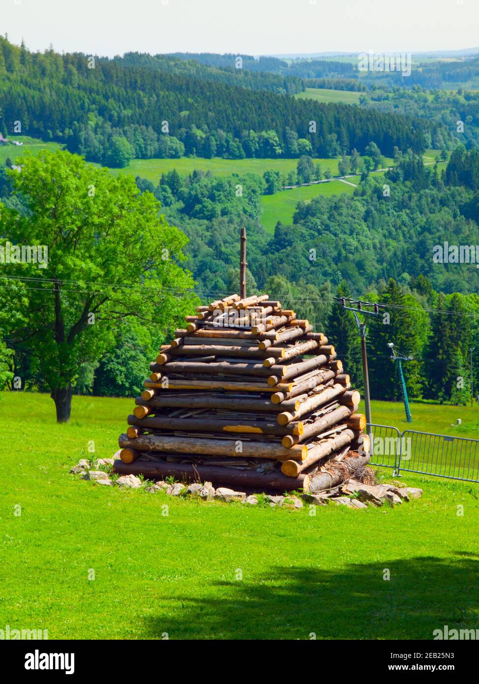 Prepared bonfire hi-res stock photography and images - Alamy