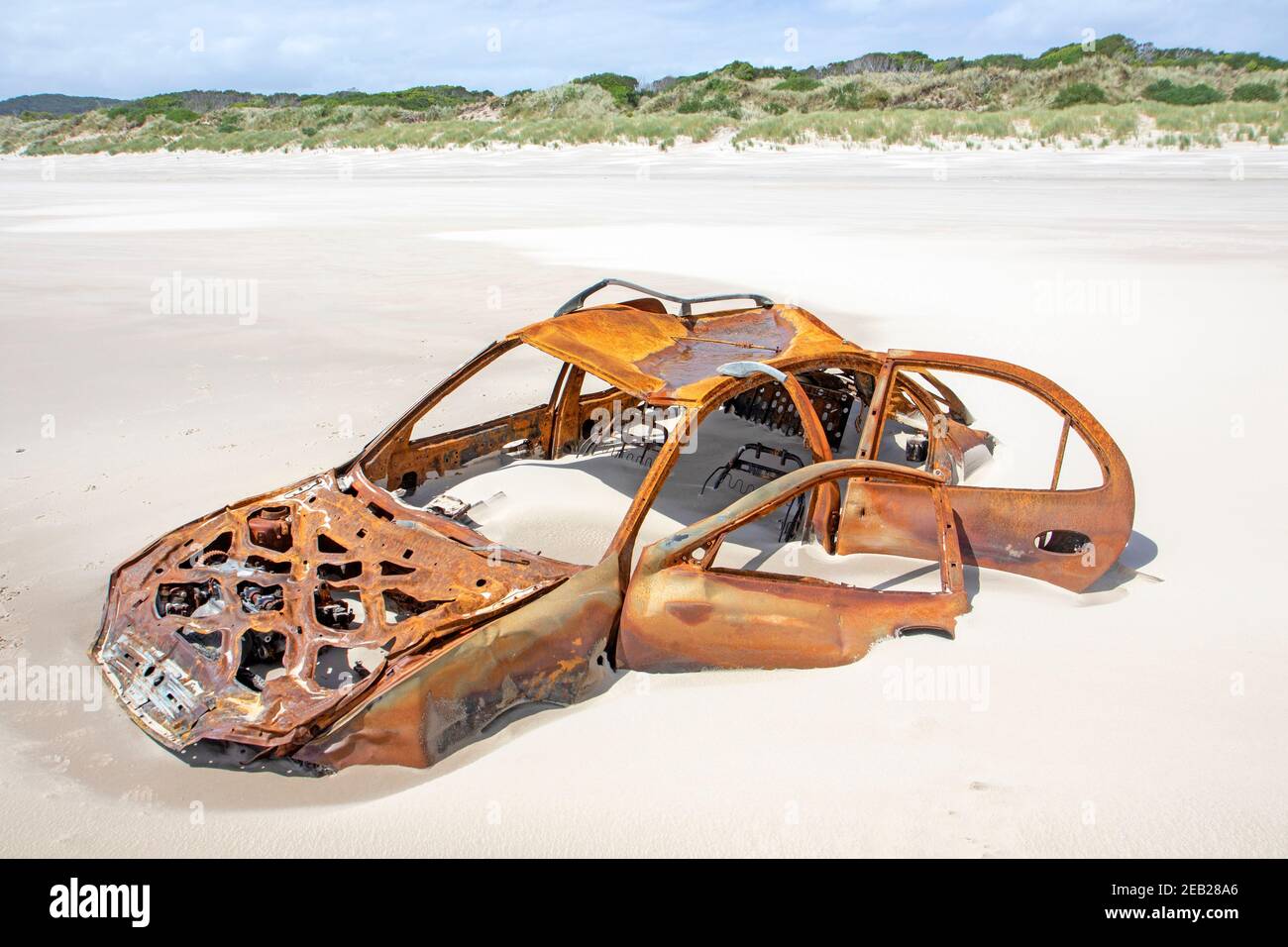 Car stuck in sand hi-res stock photography and images - Alamy