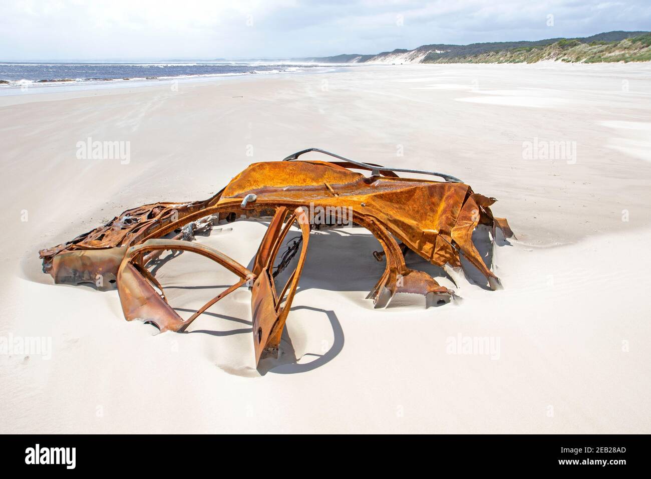 Car stuck on the beach hi-res stock photography and images - Alamy