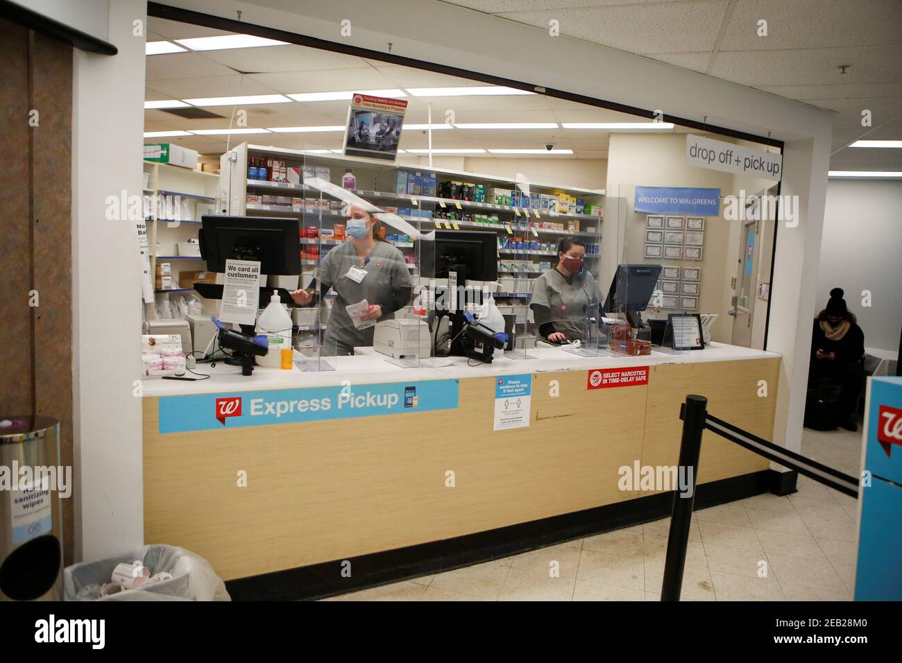 Walgreens Pharmacy Counter High Resolution Stock Photography and Images ...