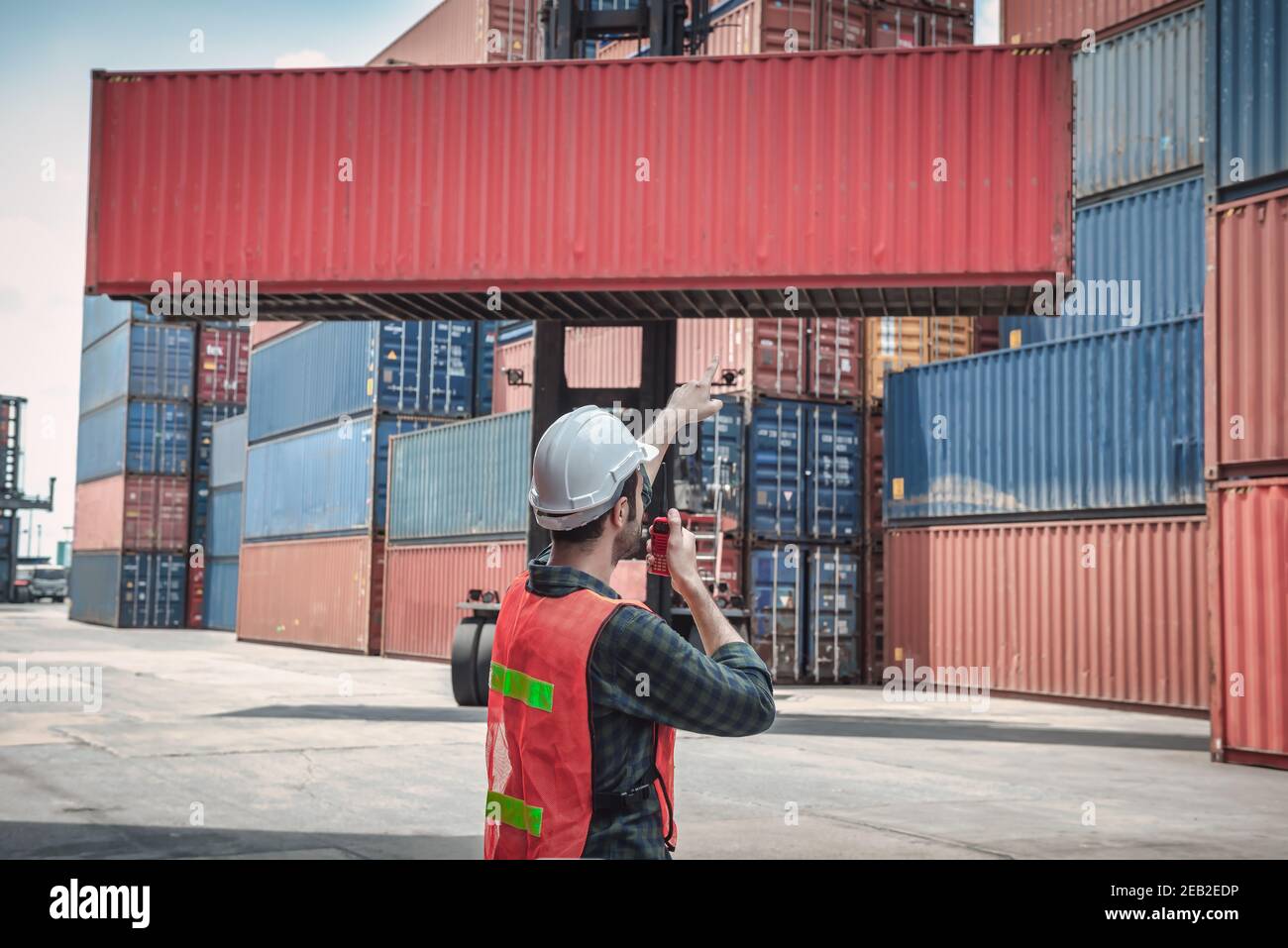 Container Supervisor Control Import/Export While Inspecting Containers ...