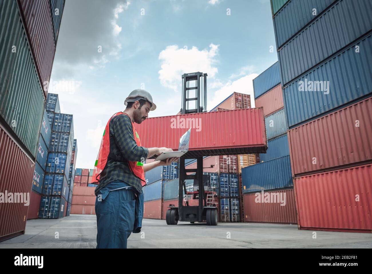 Container Supervisor Control Import/Export While Inspecting Containers ...