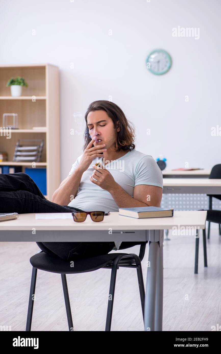 Cigarettes learning hi-res stock photography and images - Alamy