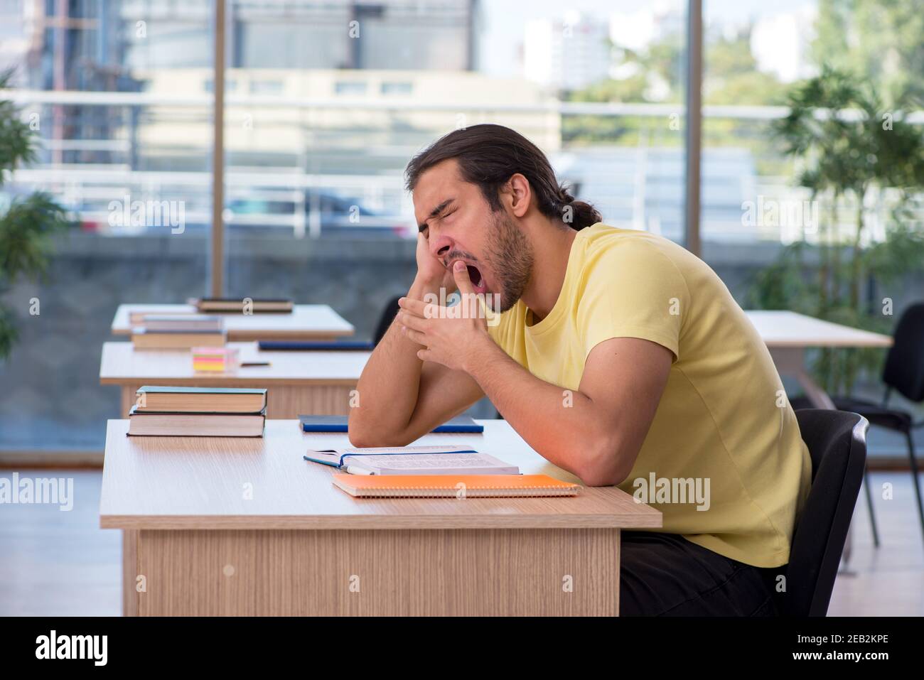 Student yawning classroom hi-res stock photography and images - Alamy