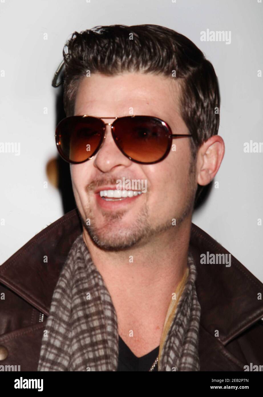 Robin Thicke 11/21/09, Photo By John Barrett/PHOTOlink /MediaPunch ...