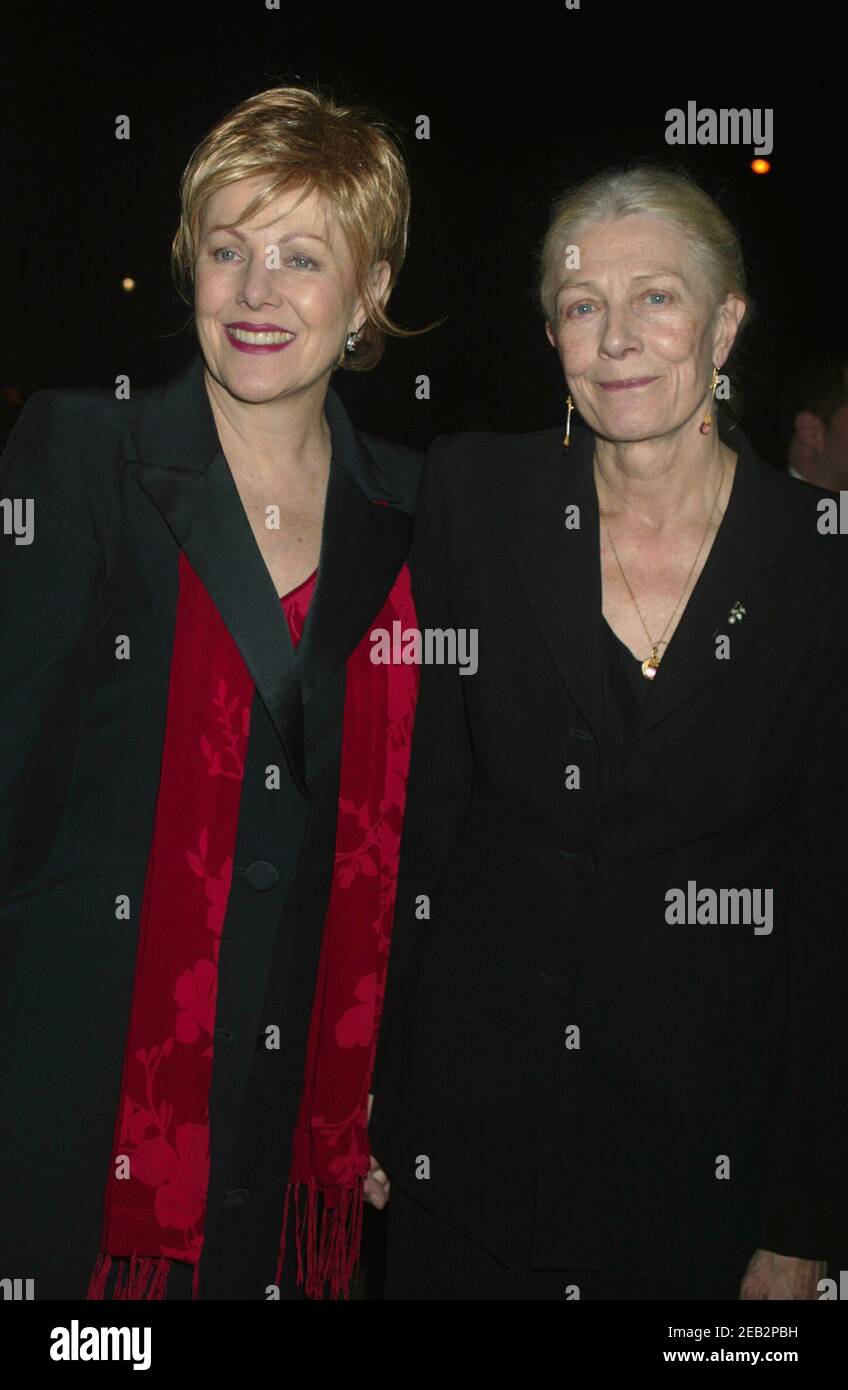 Lynn redgrave and vanessa redgrave hi-res stock photography and images ...