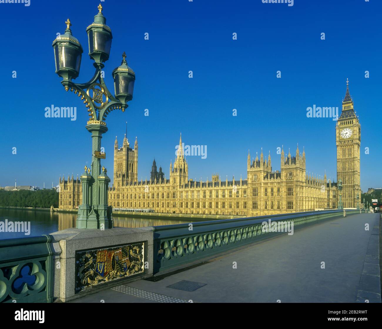 1990s london skyline hi-res stock photography and images - Alamy