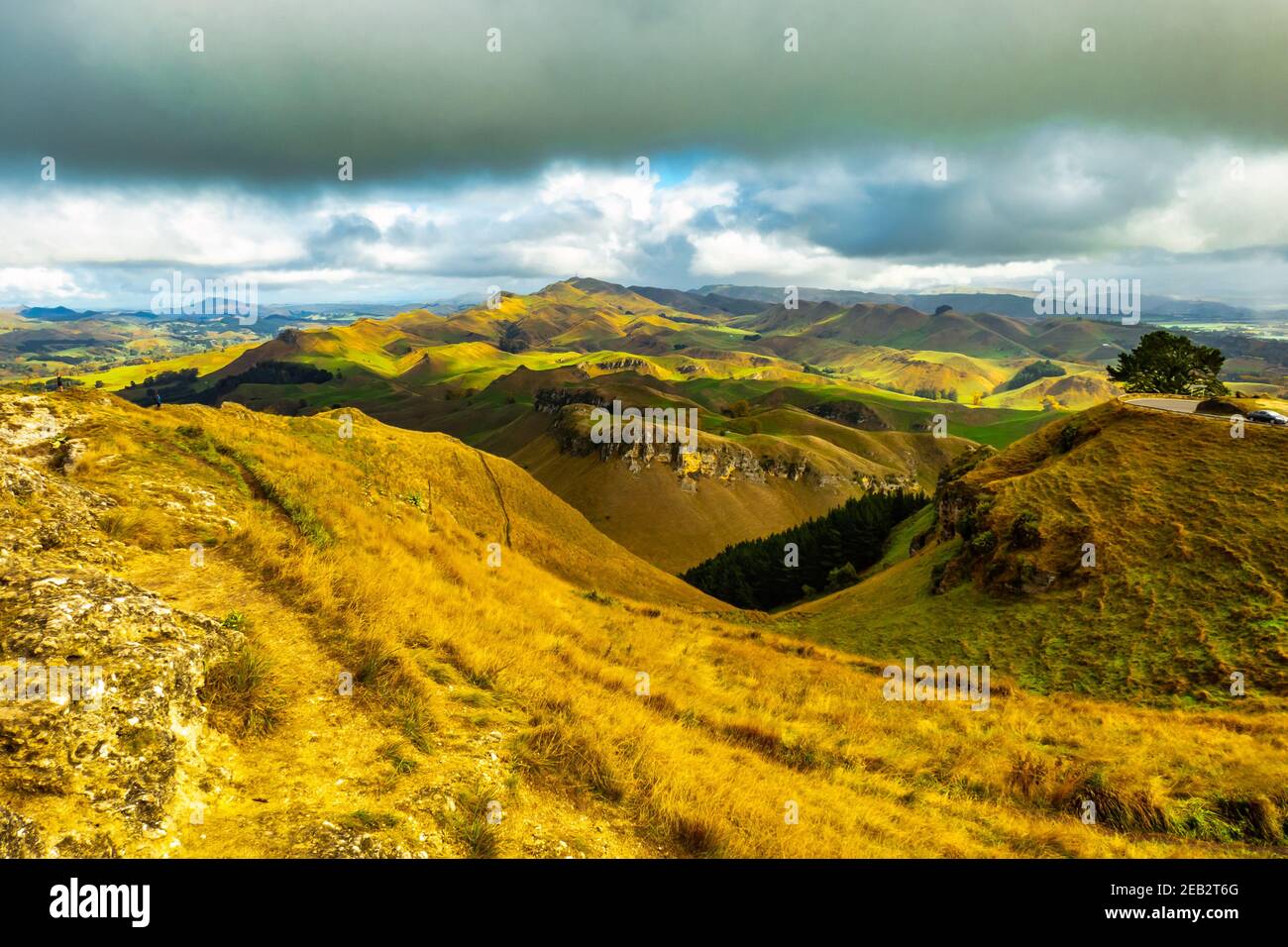 Undulating grassy terrain hi-res stock photography and images - Alamy