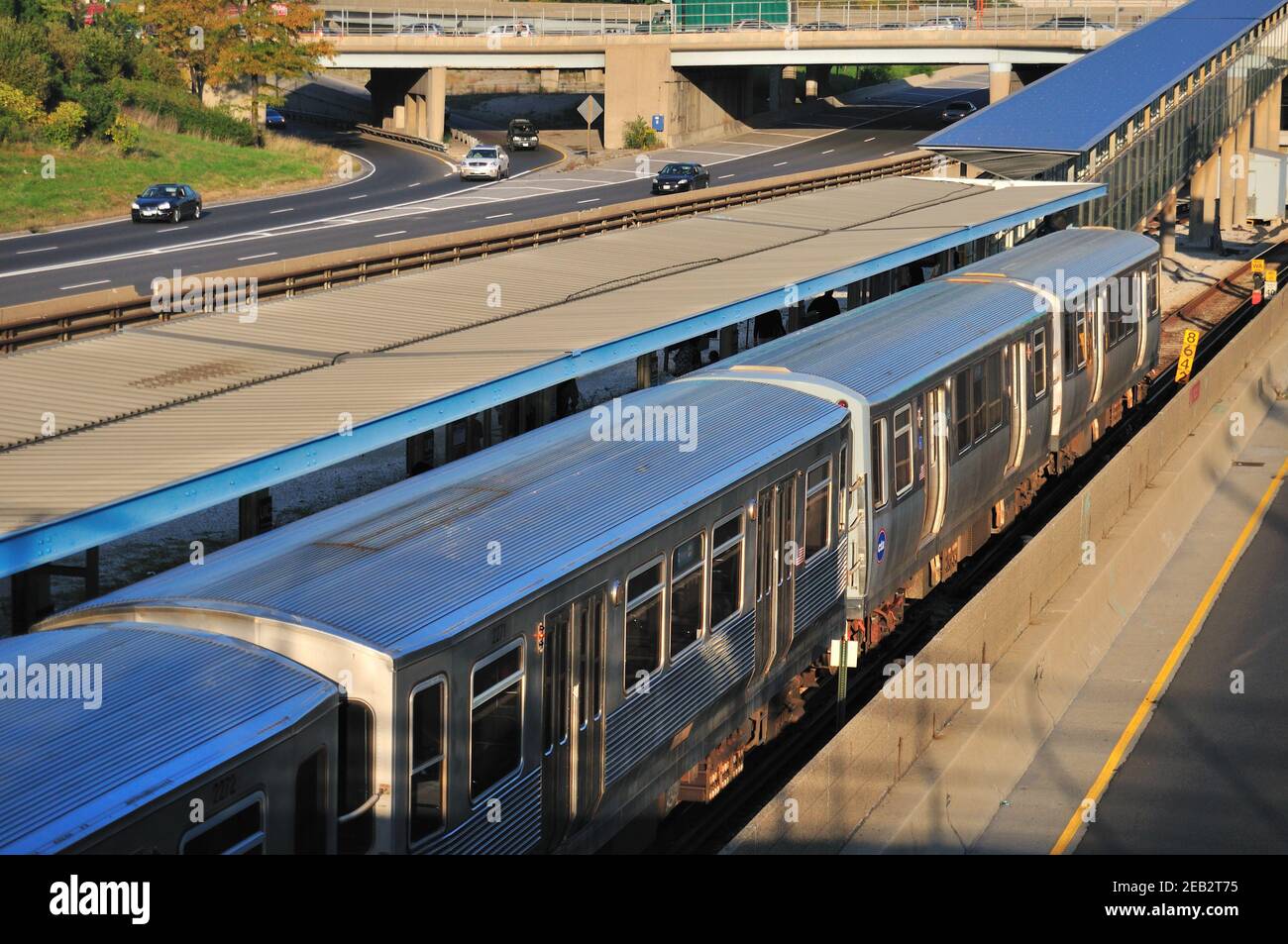 Chicago, Illinois, USA. An eastbound Blue Line CTA rapid transit train ...