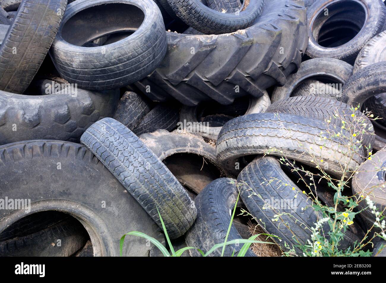 Pile of garbage hi-res stock photography and images - Alamy