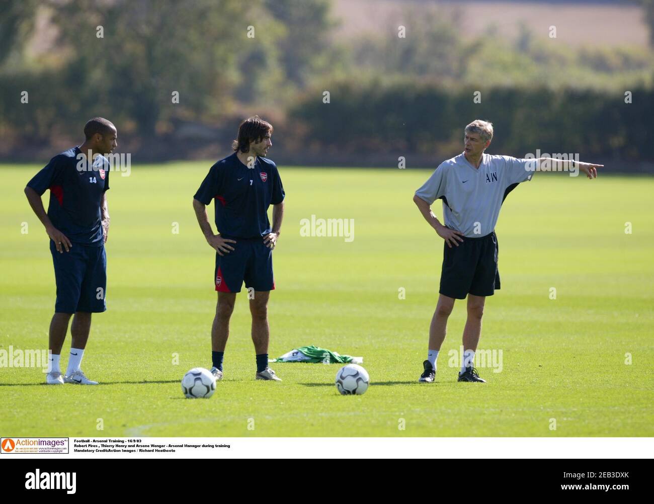 Manager arsene wenger and robert pires during training hi-res stock ...