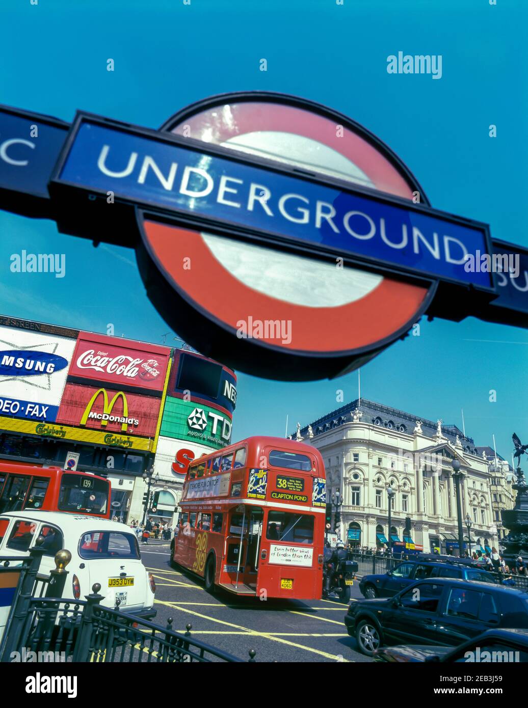 2000 HISTORICAL UNDERGROUND METRO STATION SIGN (©EDWARD JOHNSTON 1916 ...
