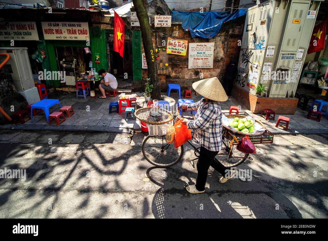 Hanoi daily life Stock Photo - Alamy