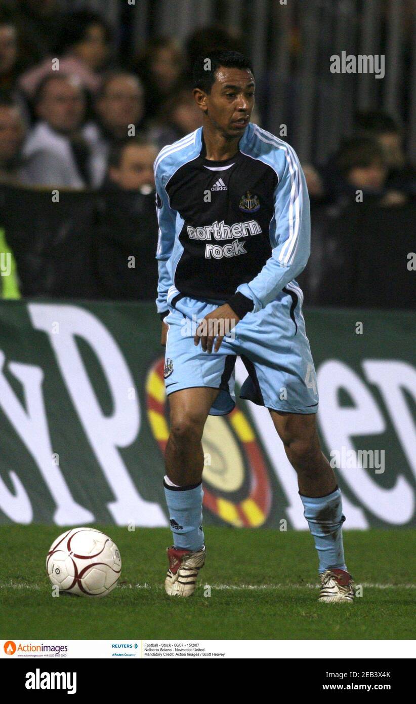 Nolberto solano newcastle hi-res stock photography and images - Alamy