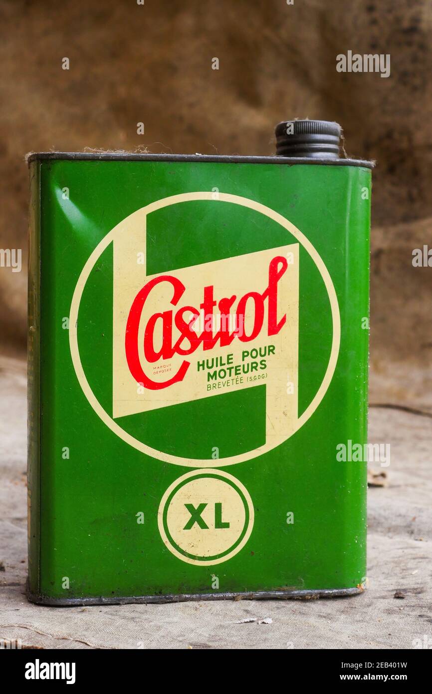 Castrol products hi-res stock photography and images - Alamy