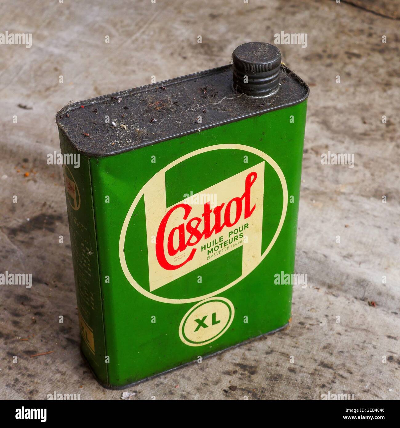 Castrol cans hi-res stock photography and images - Alamy