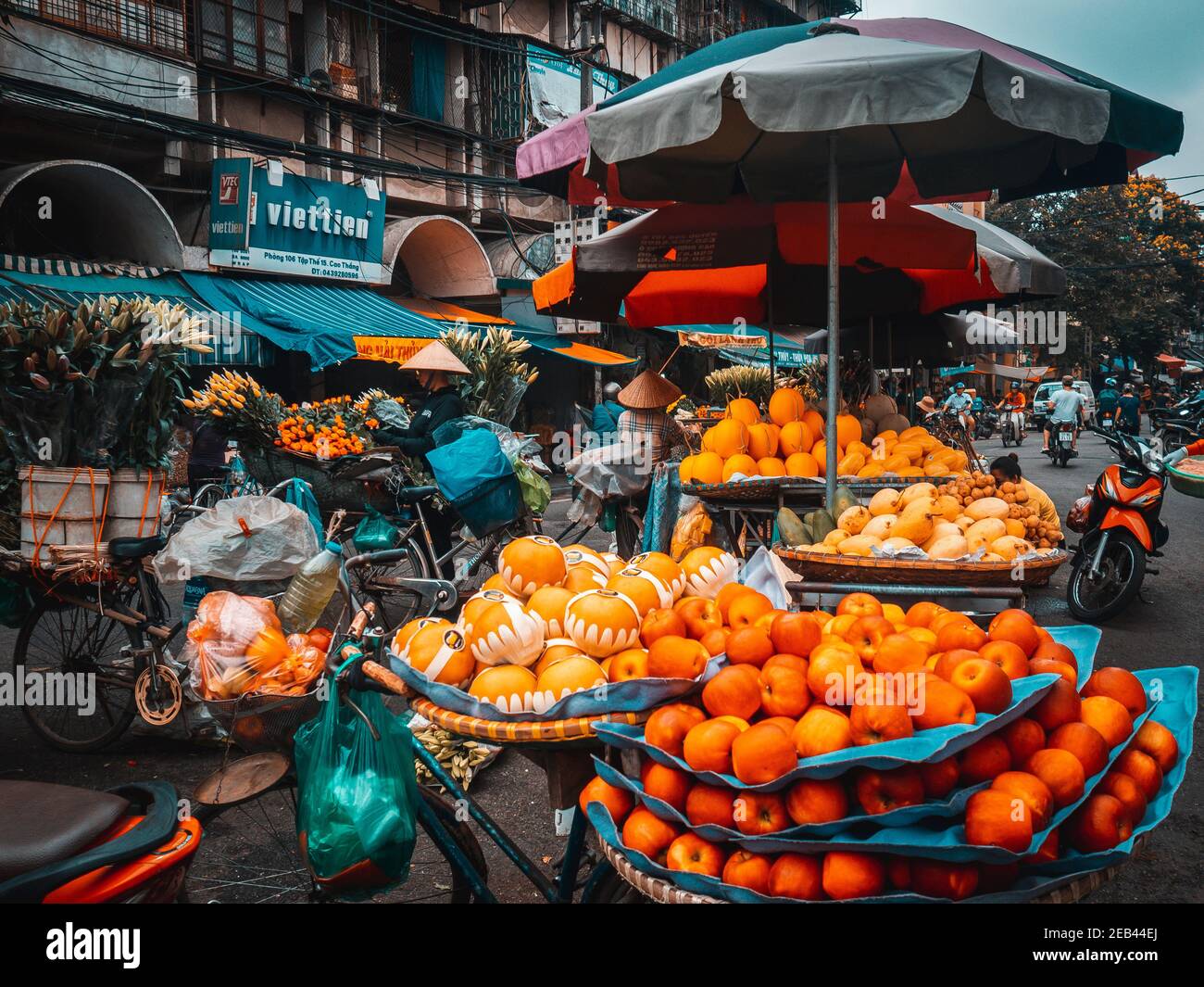 Hanoi daily life Stock Photo - Alamy