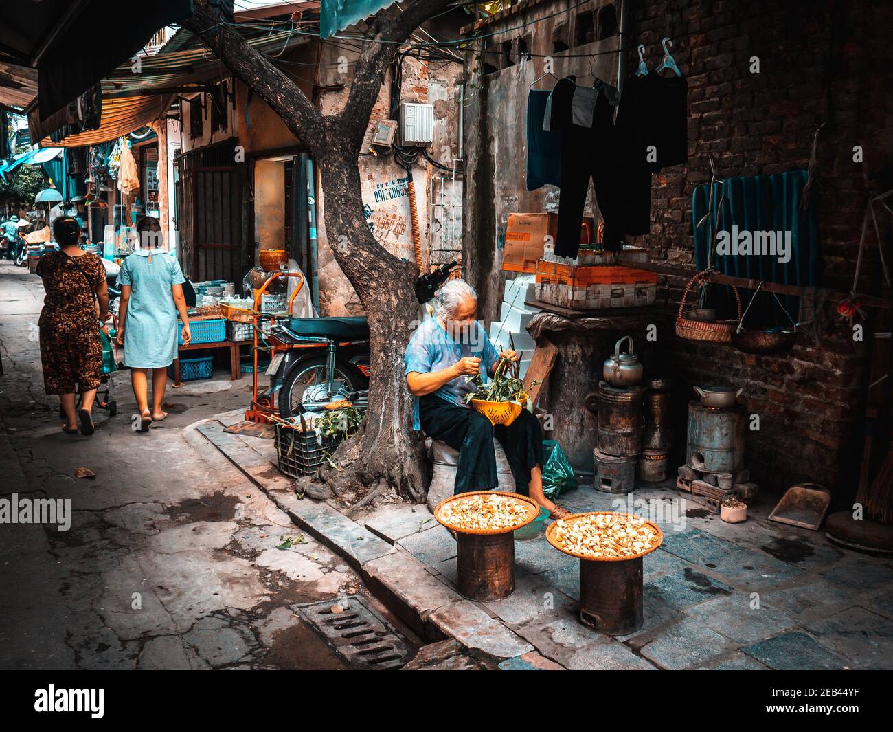 Hanoi daily life Stock Photo - Alamy