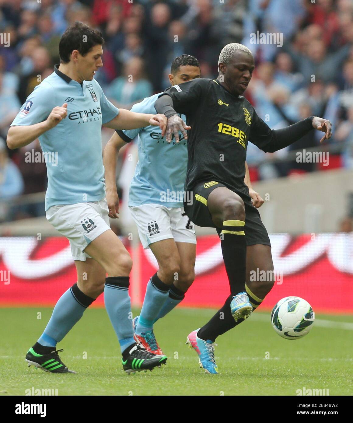 Gareth barry of manchester city hi-res stock photography and images - Alamy