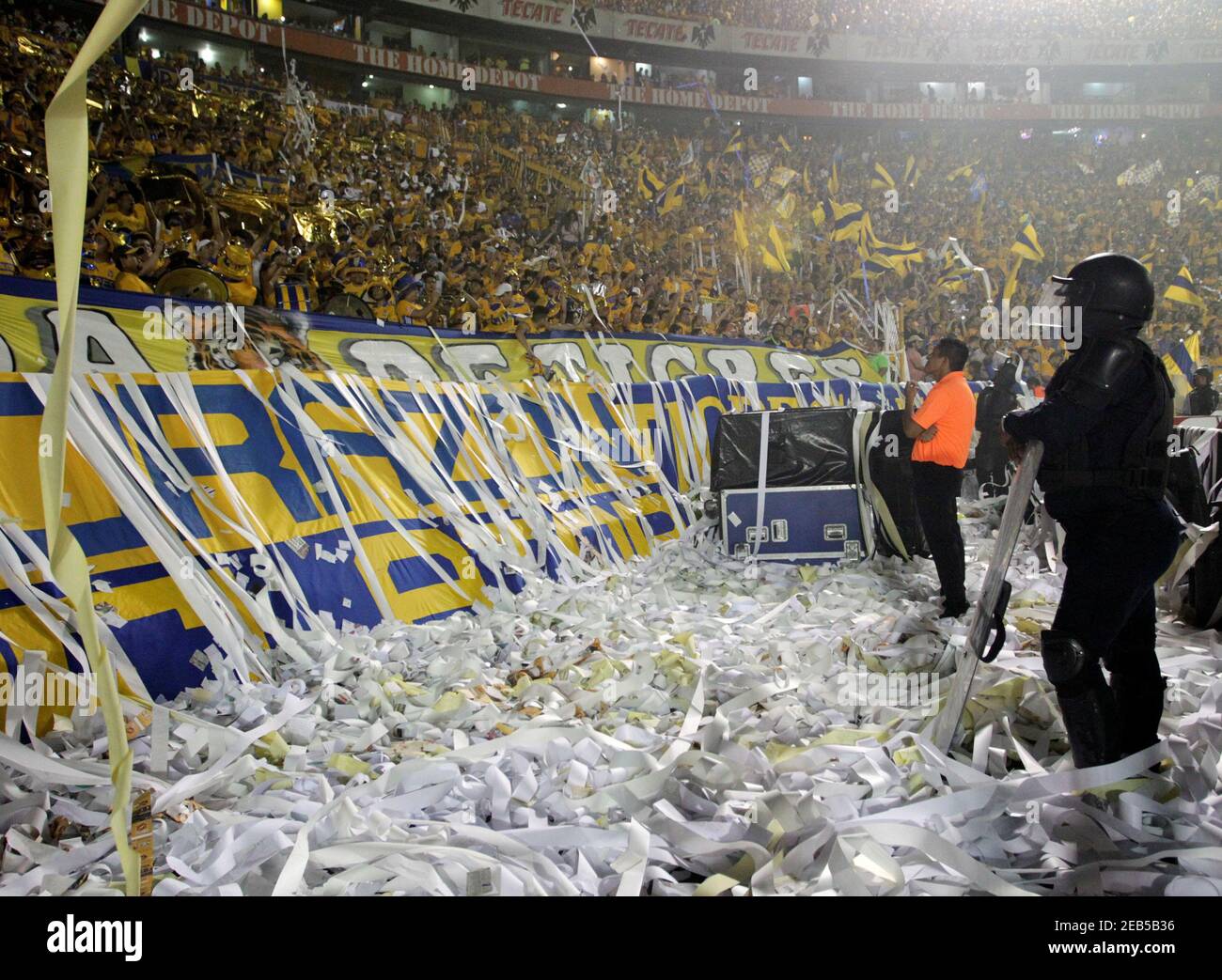 Tigres Uanl Fans High Resolution Stock Photography and Images - Alamy