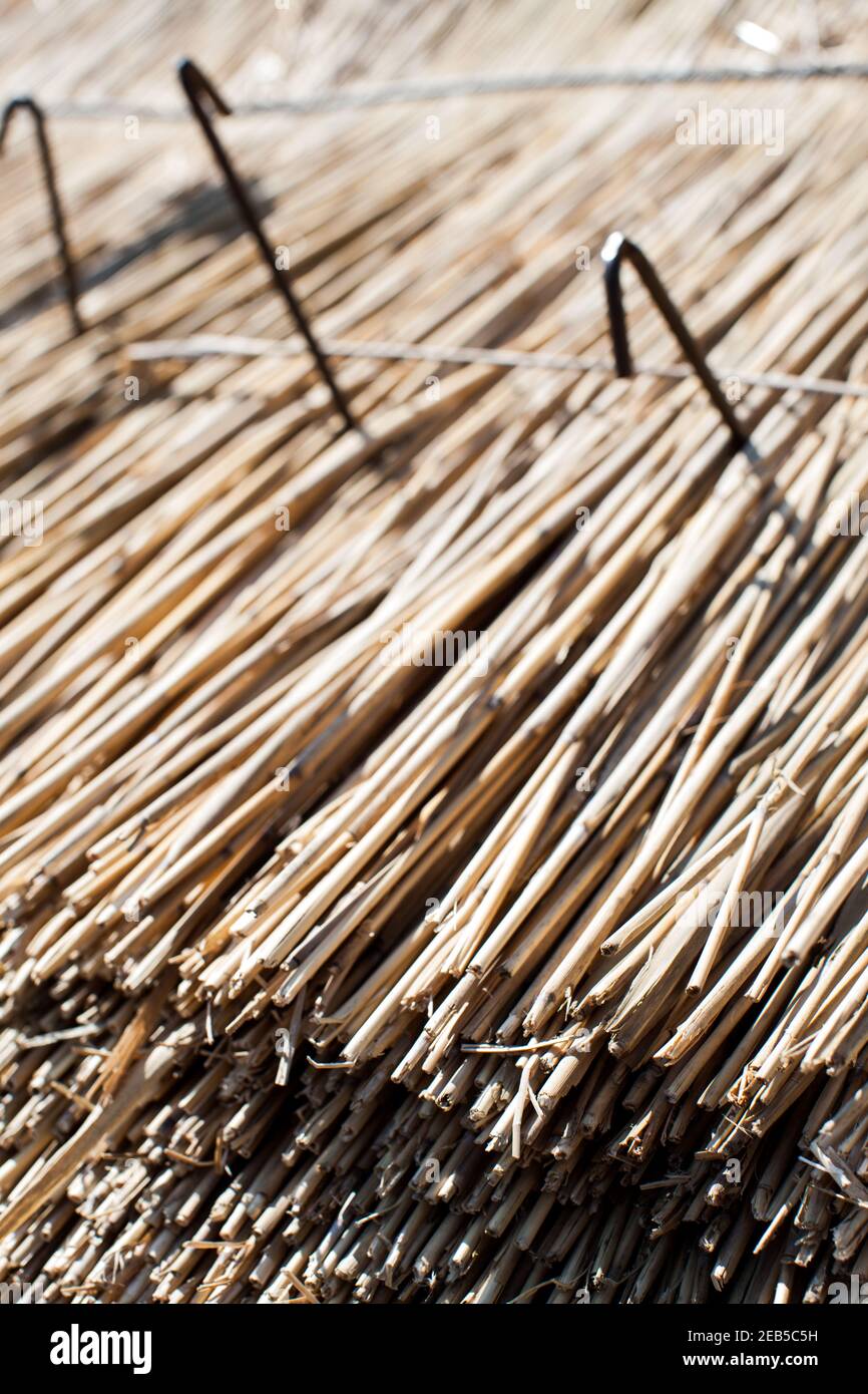 Which supplies roof thatching hi-res stock photography and images - Alamy
