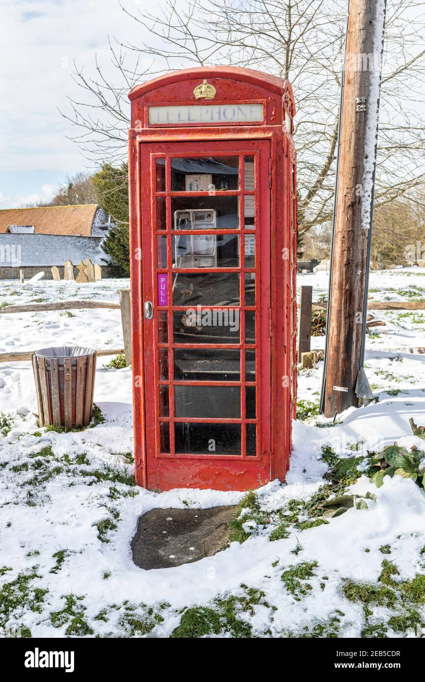 A classic K6 red telephone box in rural Kent Stock Photo - Alamy