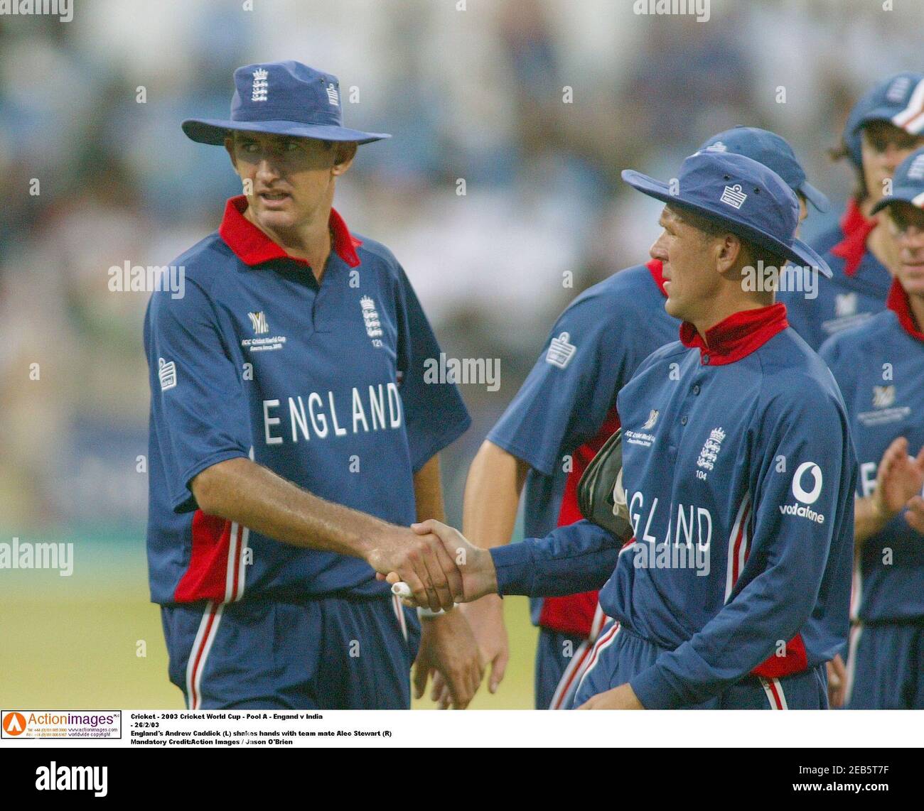 Alec stewart and andrew caddick hi-res stock photography and images - Alamy
