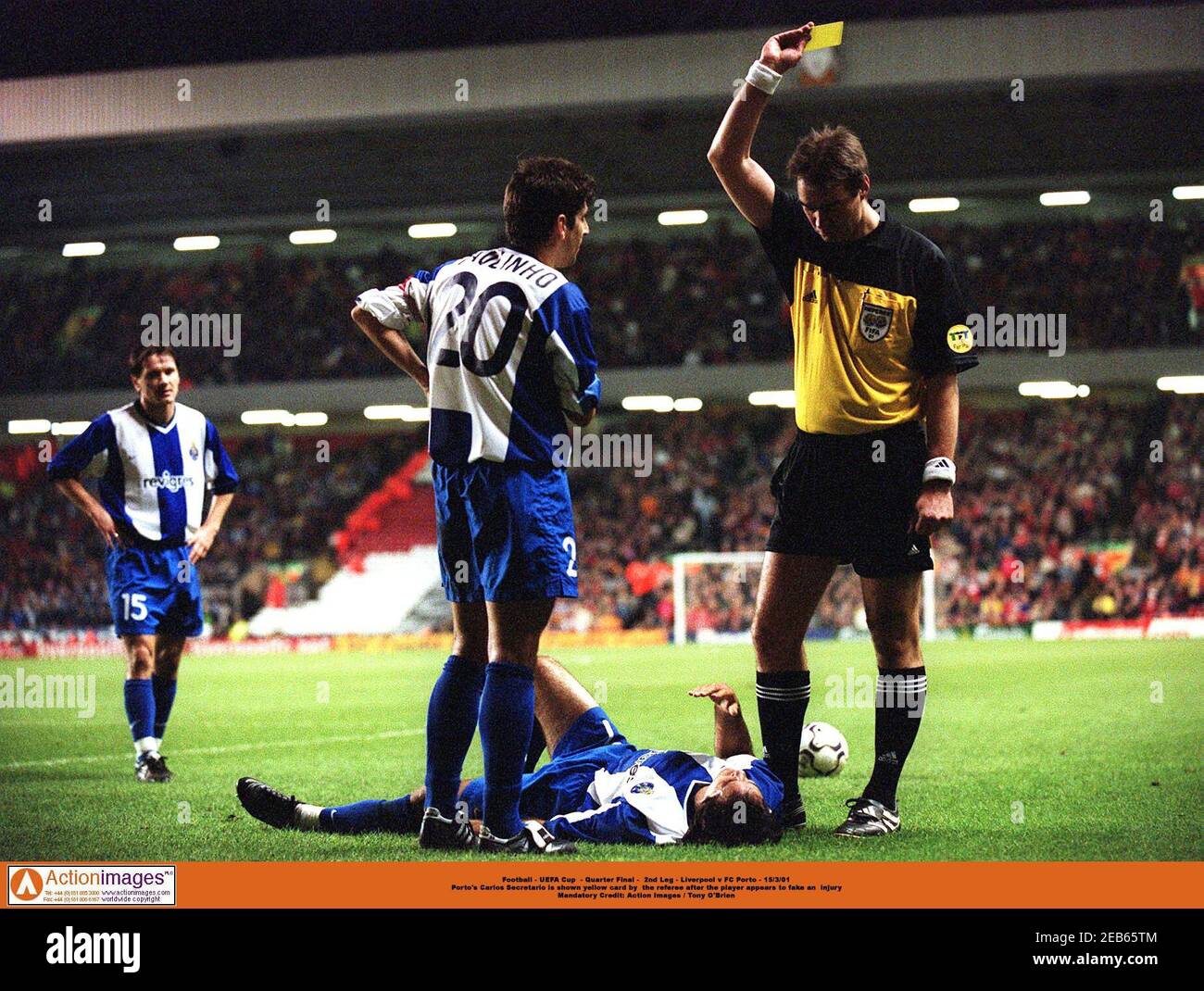 Fake injury sport hi-res stock photography and images - Alamy