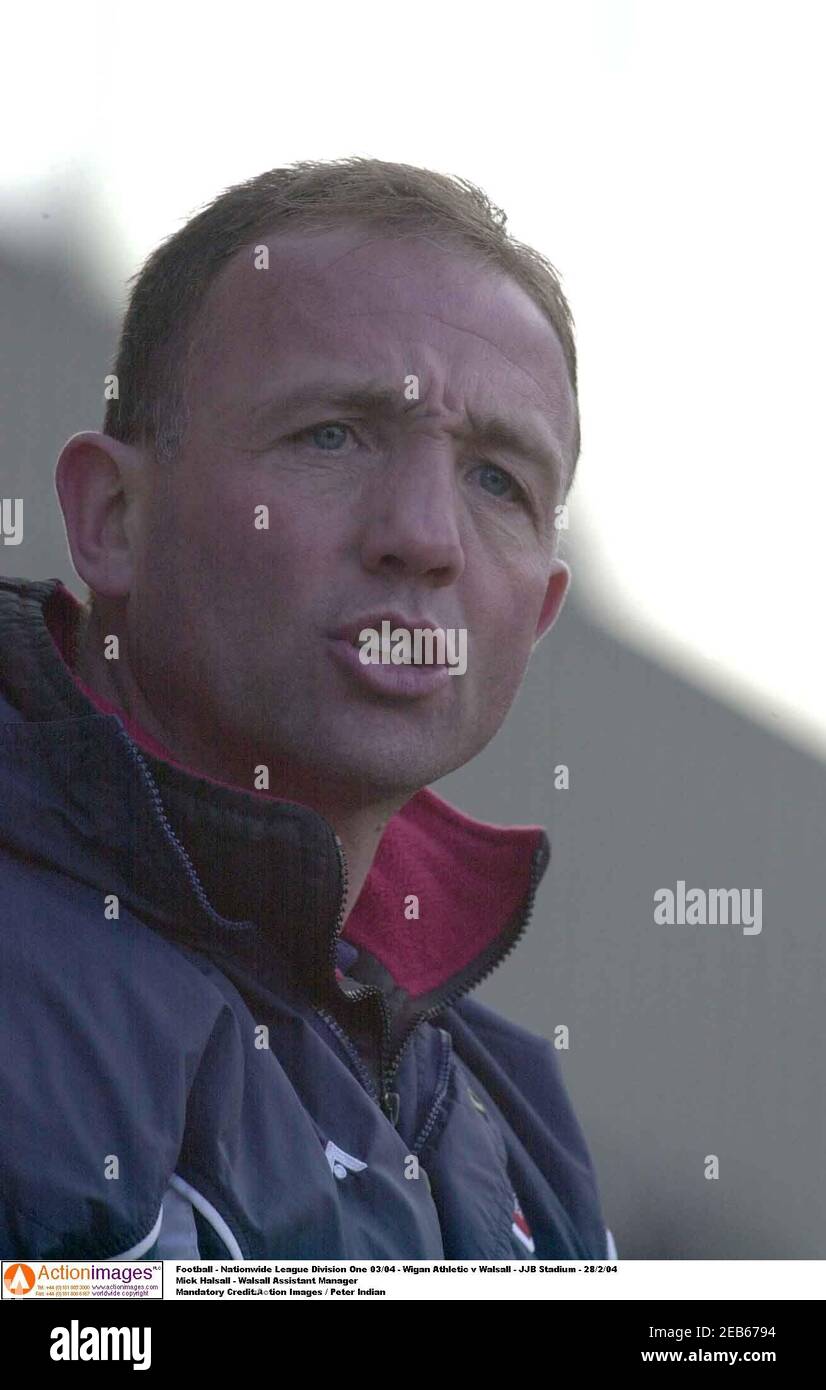 Wigan athletic assistant manager hi-res stock photography and images ...