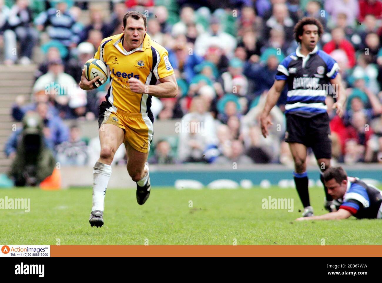 Rugby union the powergen cup final leeds tykes bath twickenham hi-res ...