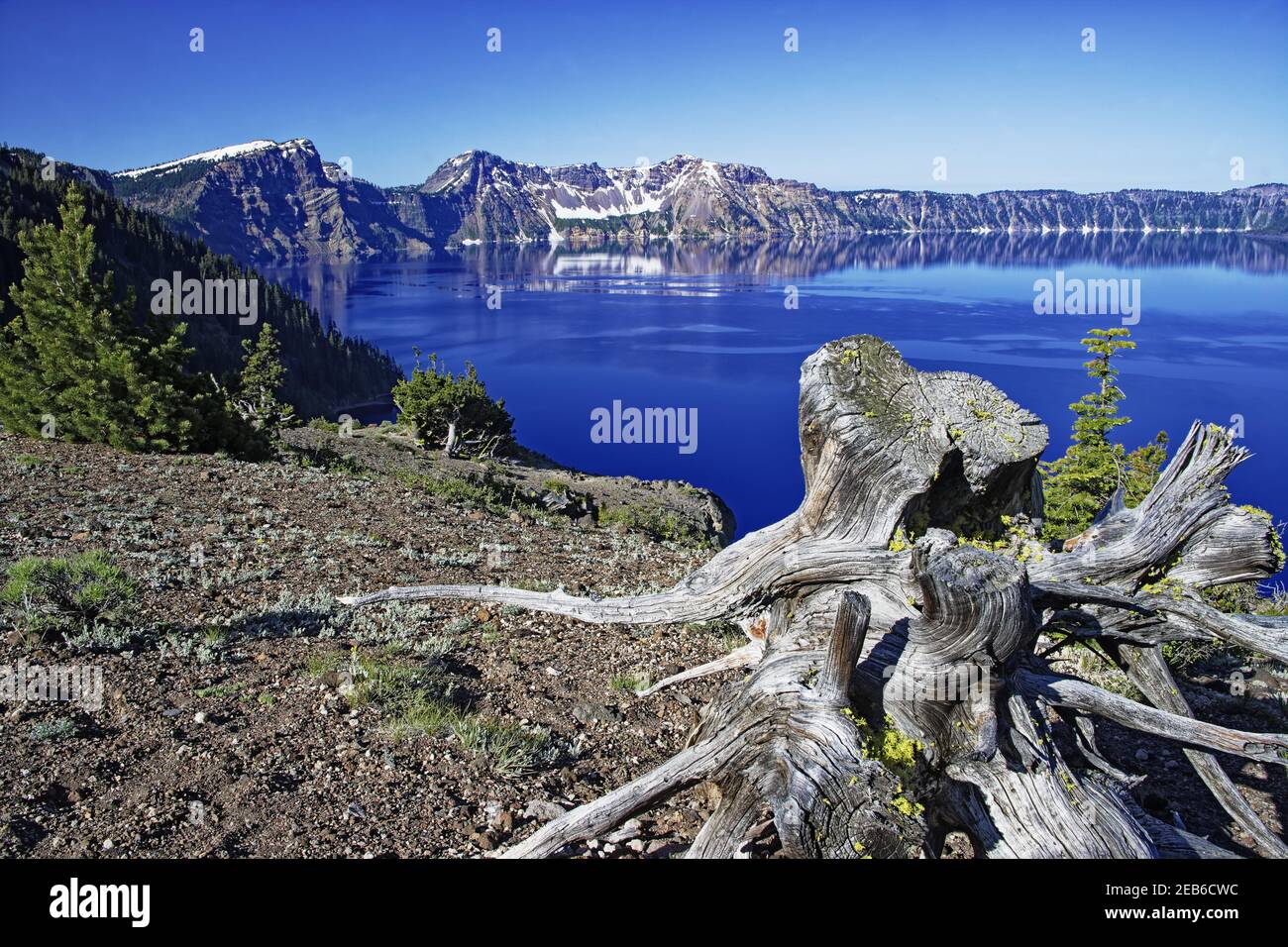 Crater lake national park and oregon hi-res stock photography and ...