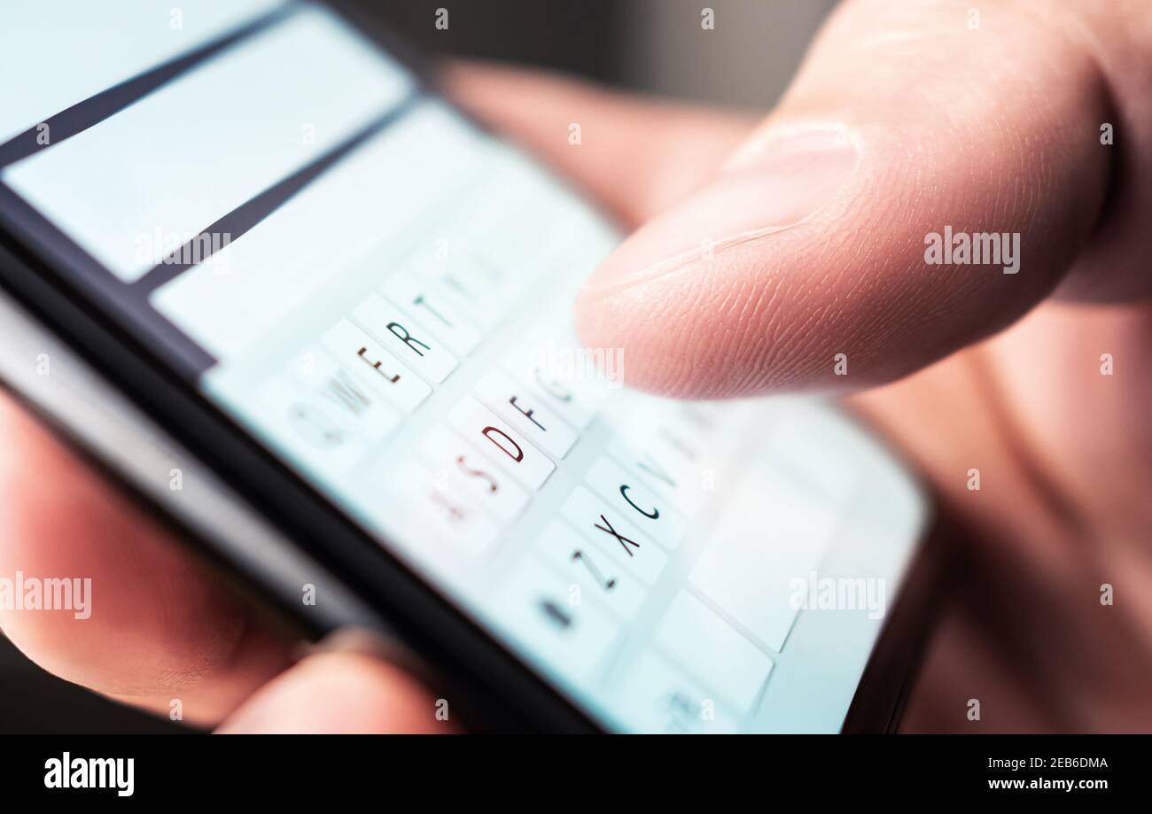 Mobile message keyboard hi-res stock photography and images - Alamy
