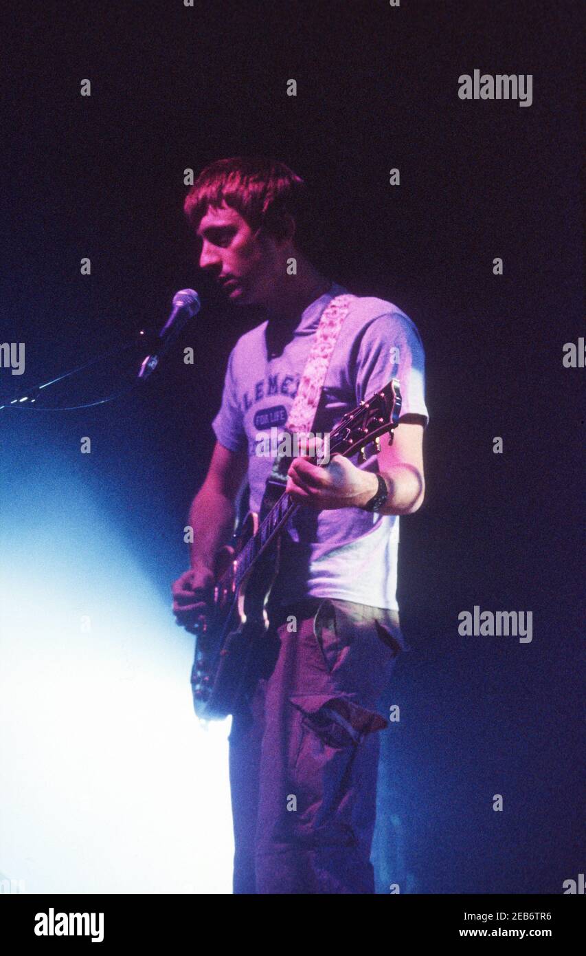 Damon albarn blur 1990s hi-res stock photography and images - Alamy