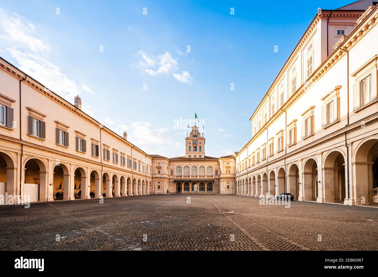 The quirinal palace courtyard hi-res stock photography and images - Alamy