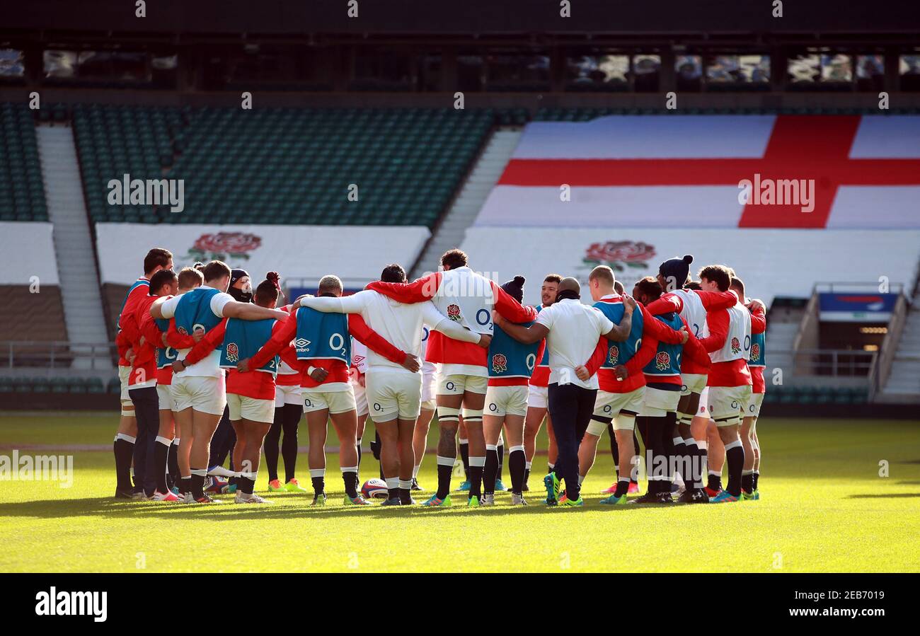 England Rugby Team Huddle High Resolution Stock Photography and Images ...