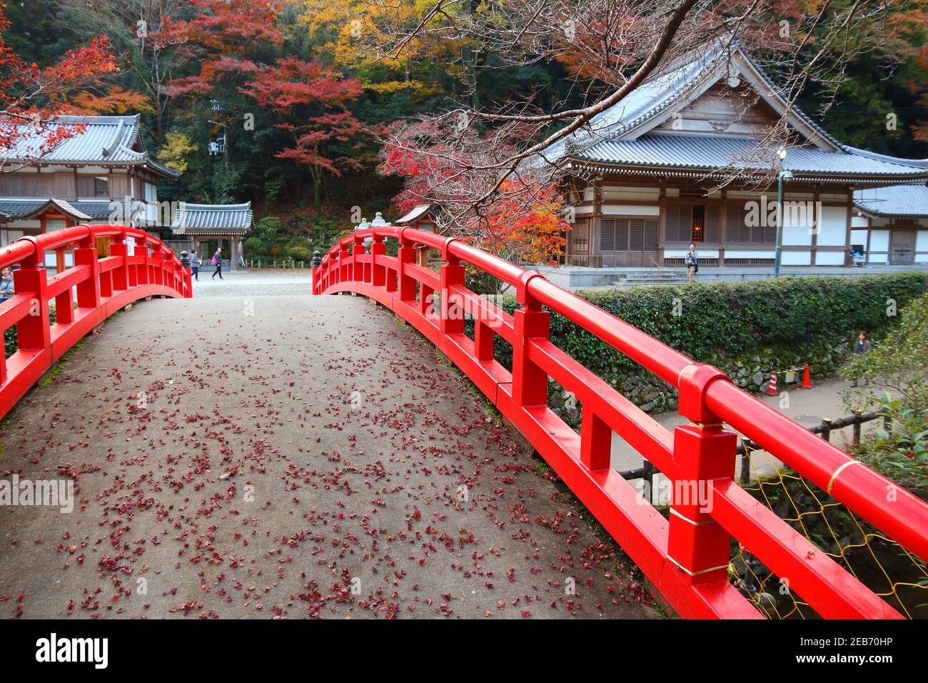 Red Japanese bridge in Minoh Park near Osaka, Japan Stock Photo - Alamy