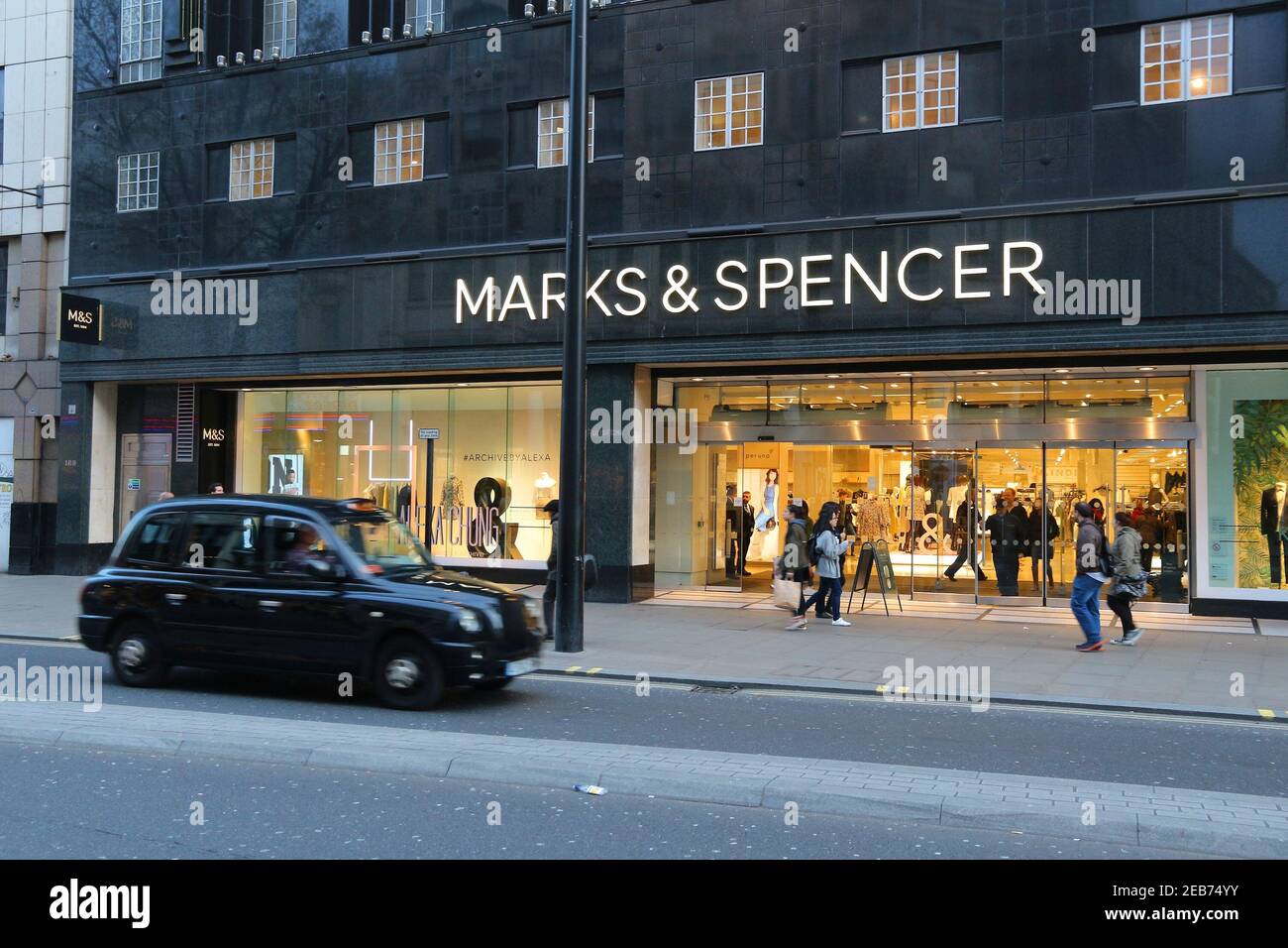 Marks & spencer oxford street hi-res stock photography and images - Alamy